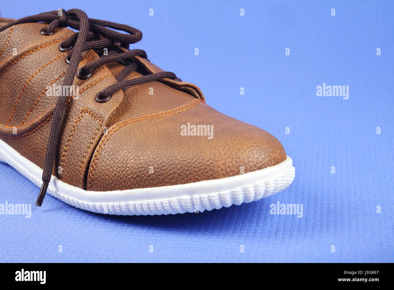 Indian made Men's Shoes Stock Photo - Alamy