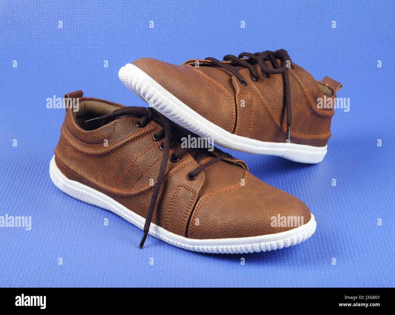 Indian made Men's Shoes Stock Photo - Alamy