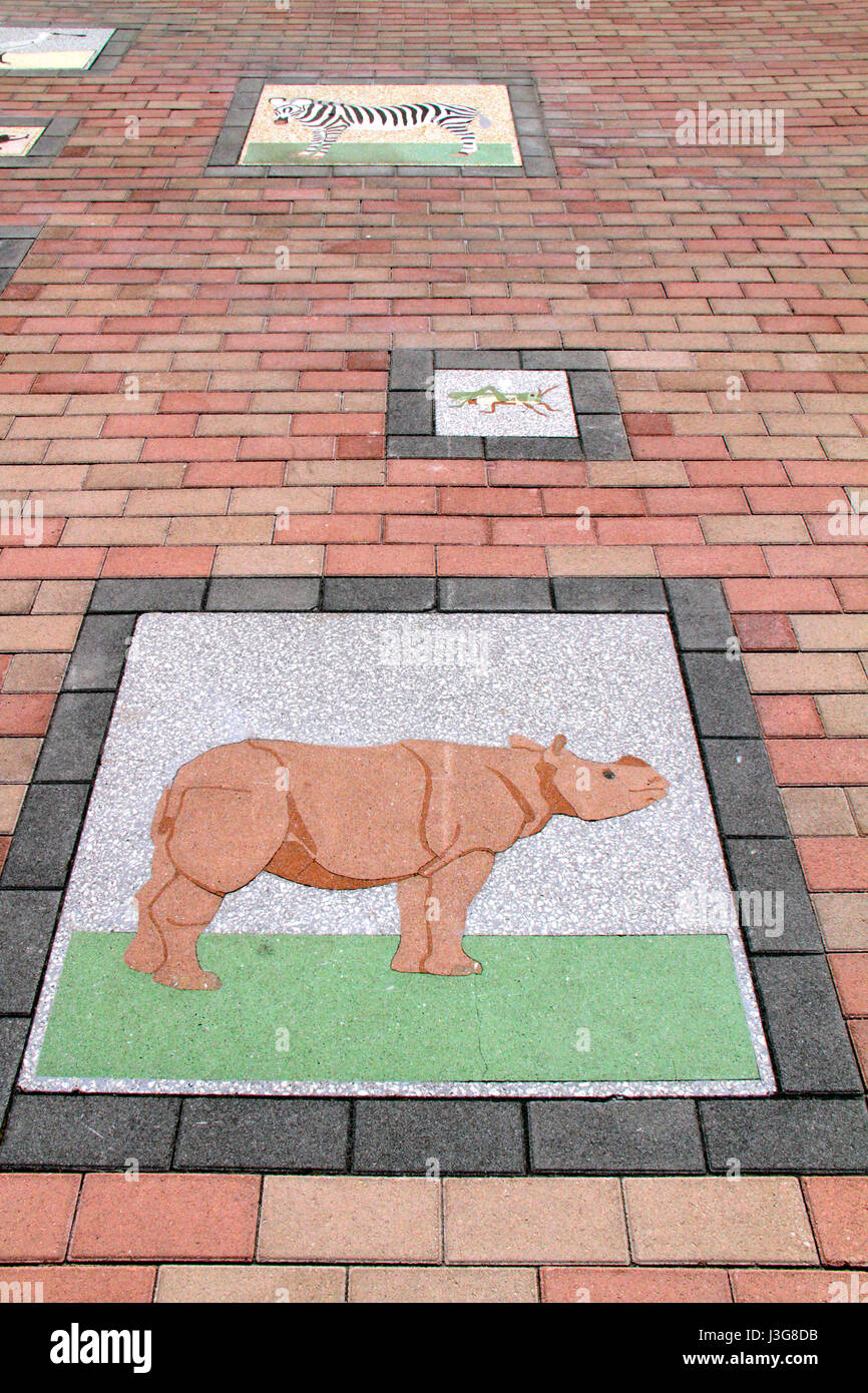 Illustrated Animal Pavement Tiles on the way to Tama Zoolpgical Park ...