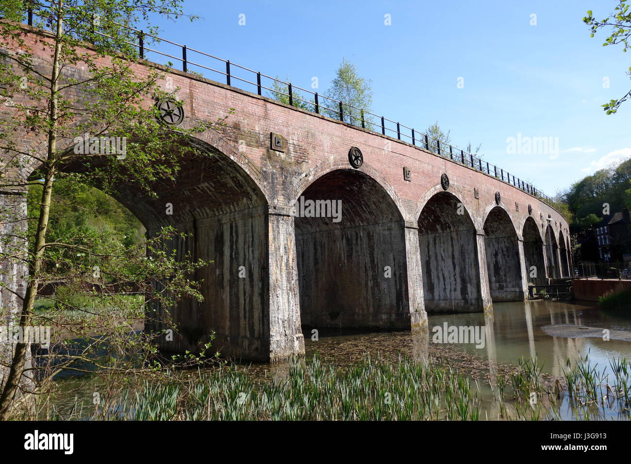 Brick viaduct hi-res stock photography and images - Alamy
