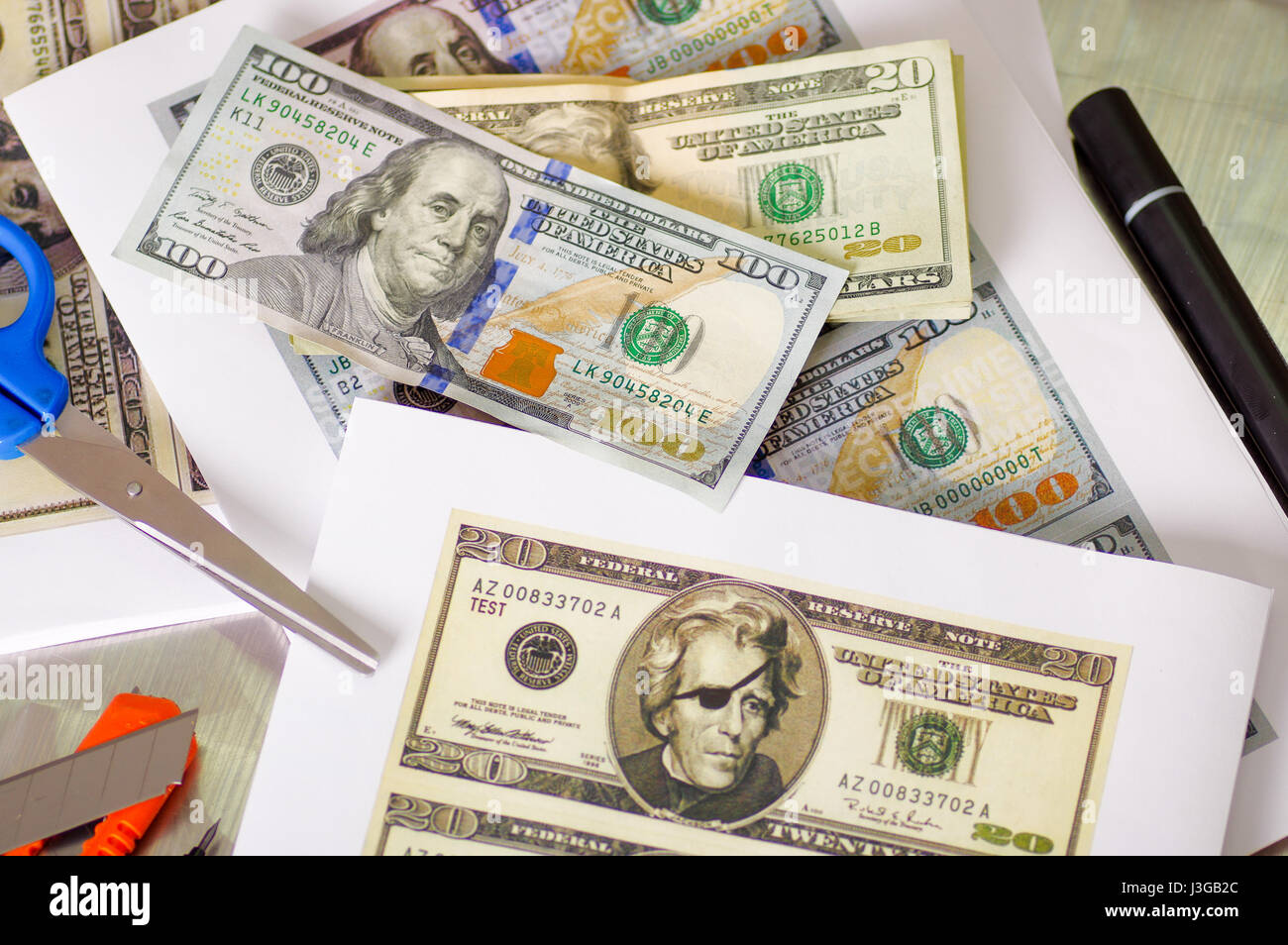 Usd 100 bills spread hi-res stock photography and images - Alamy