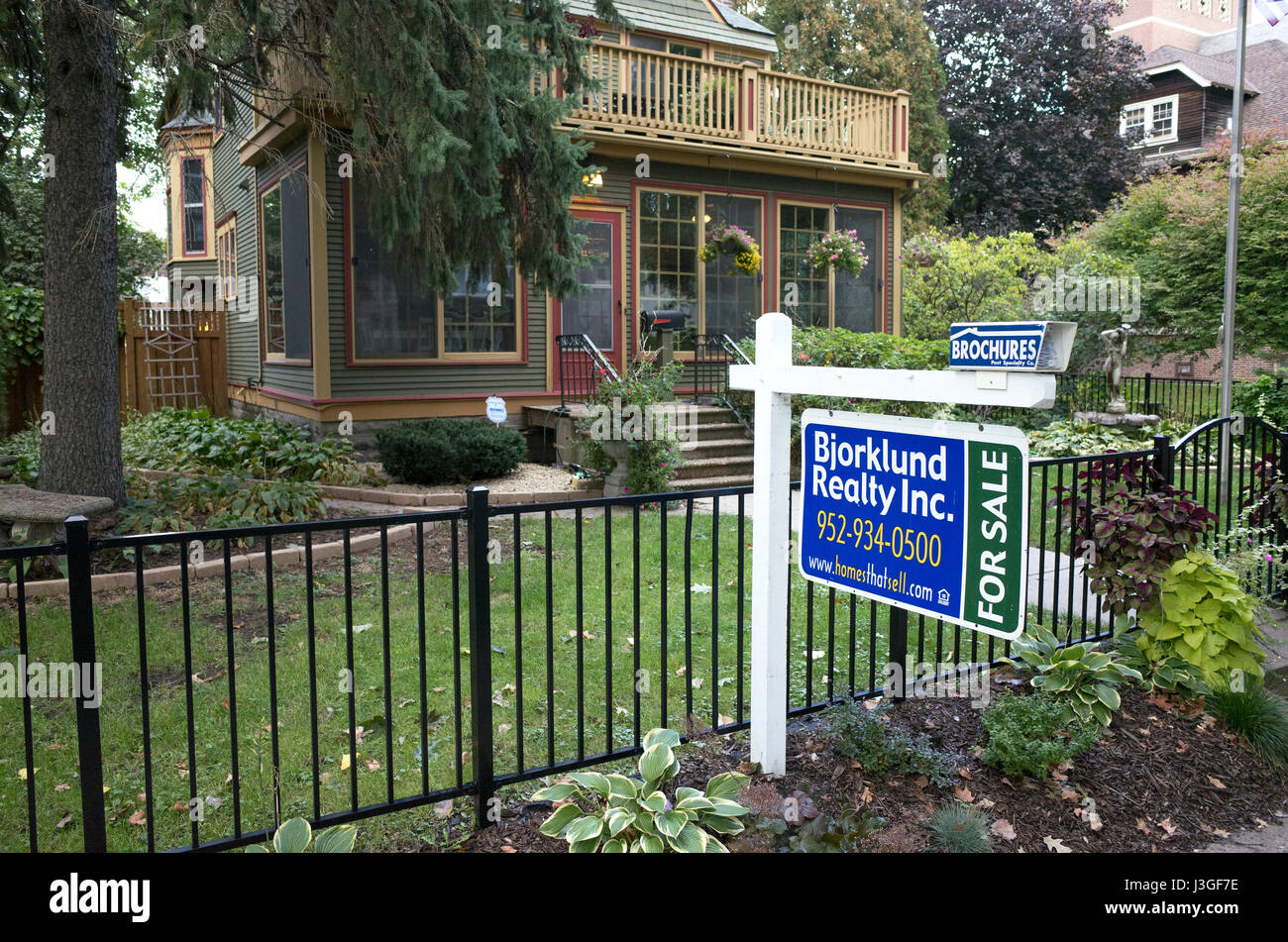 House For Sale Sign Usa High Resolution Stock Photography and Images ...