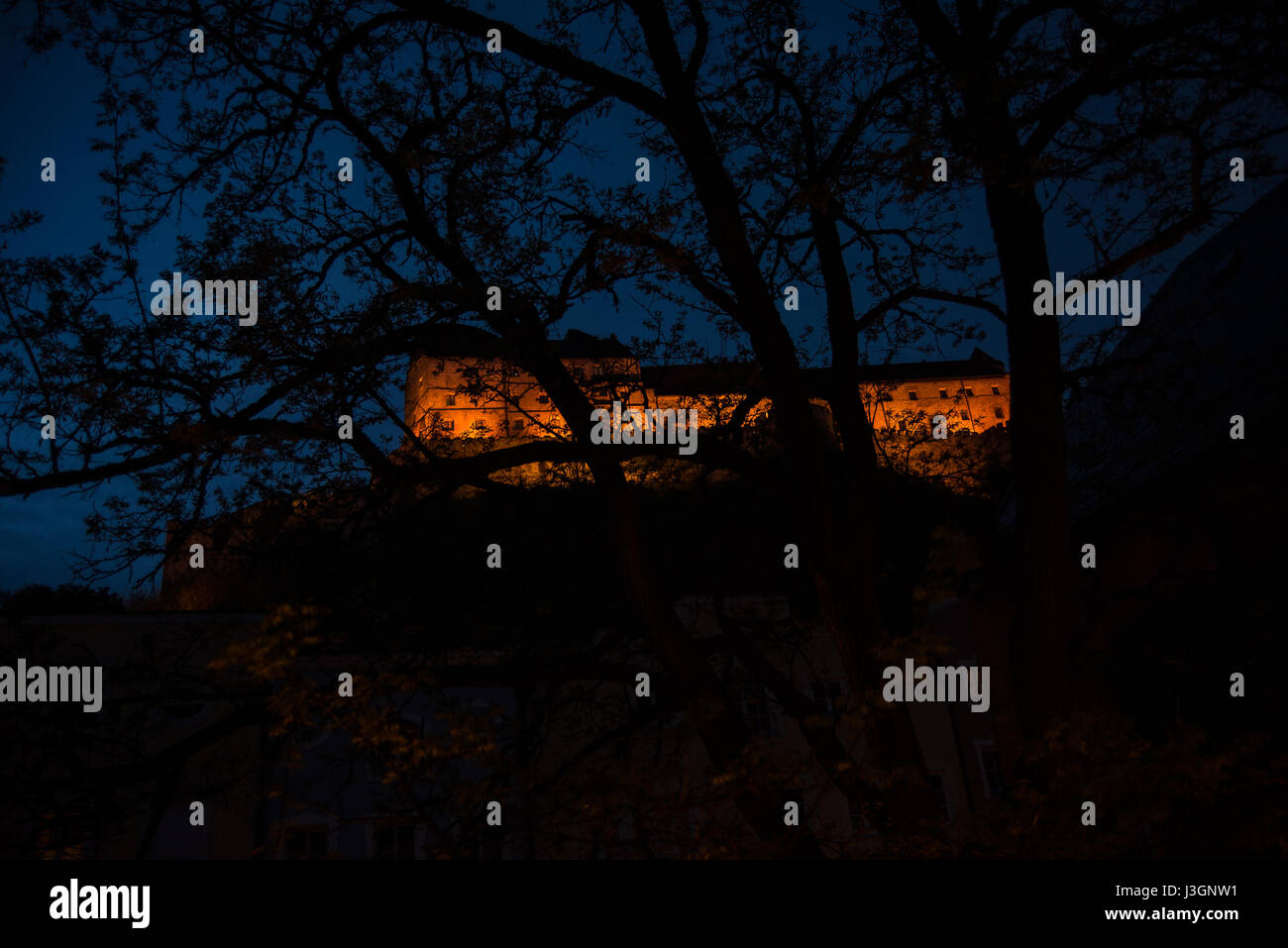 Burghausen castle bavaria night hi-res stock photography and images - Alamy