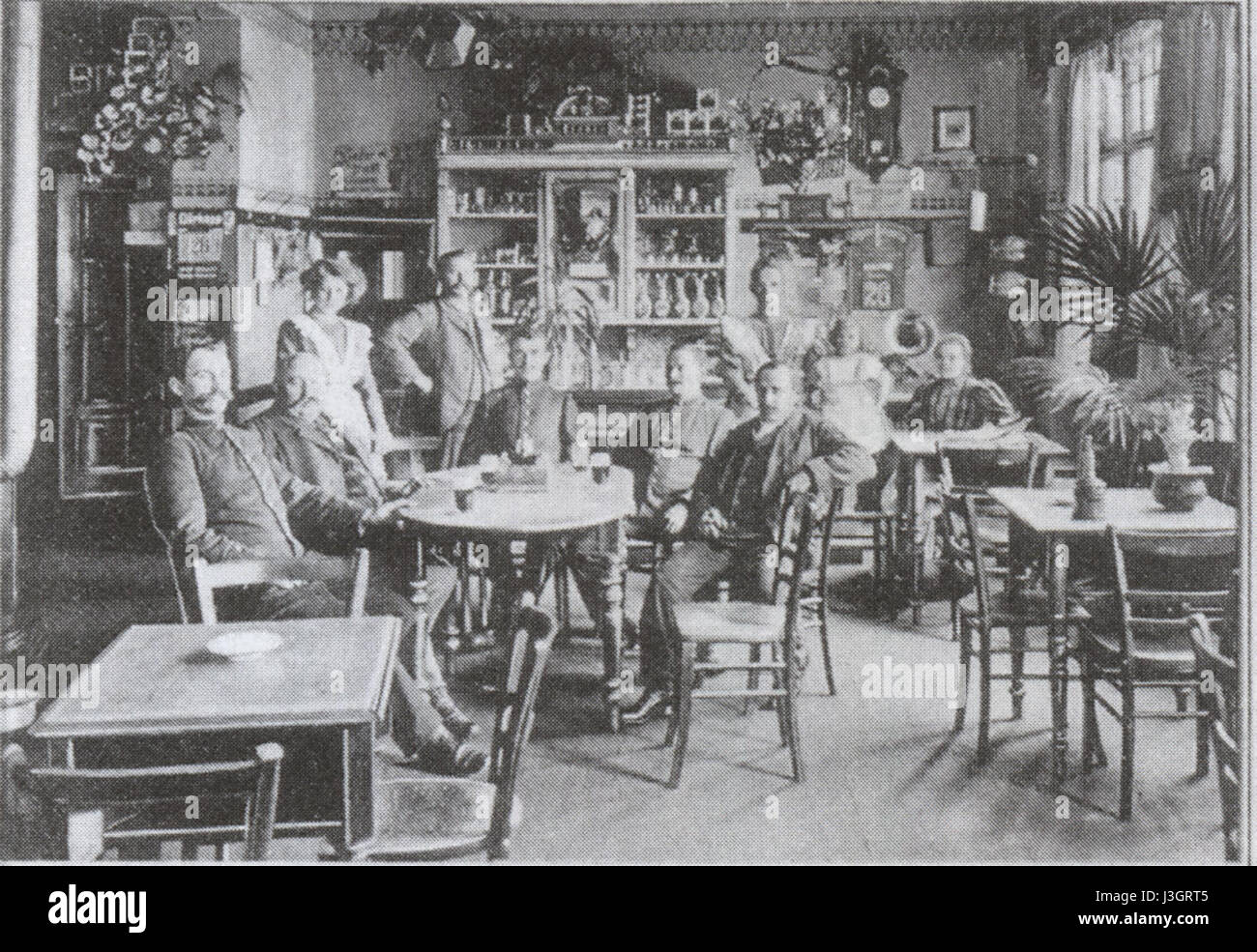 Early 1900s post office interior hi-res stock photography and images ...