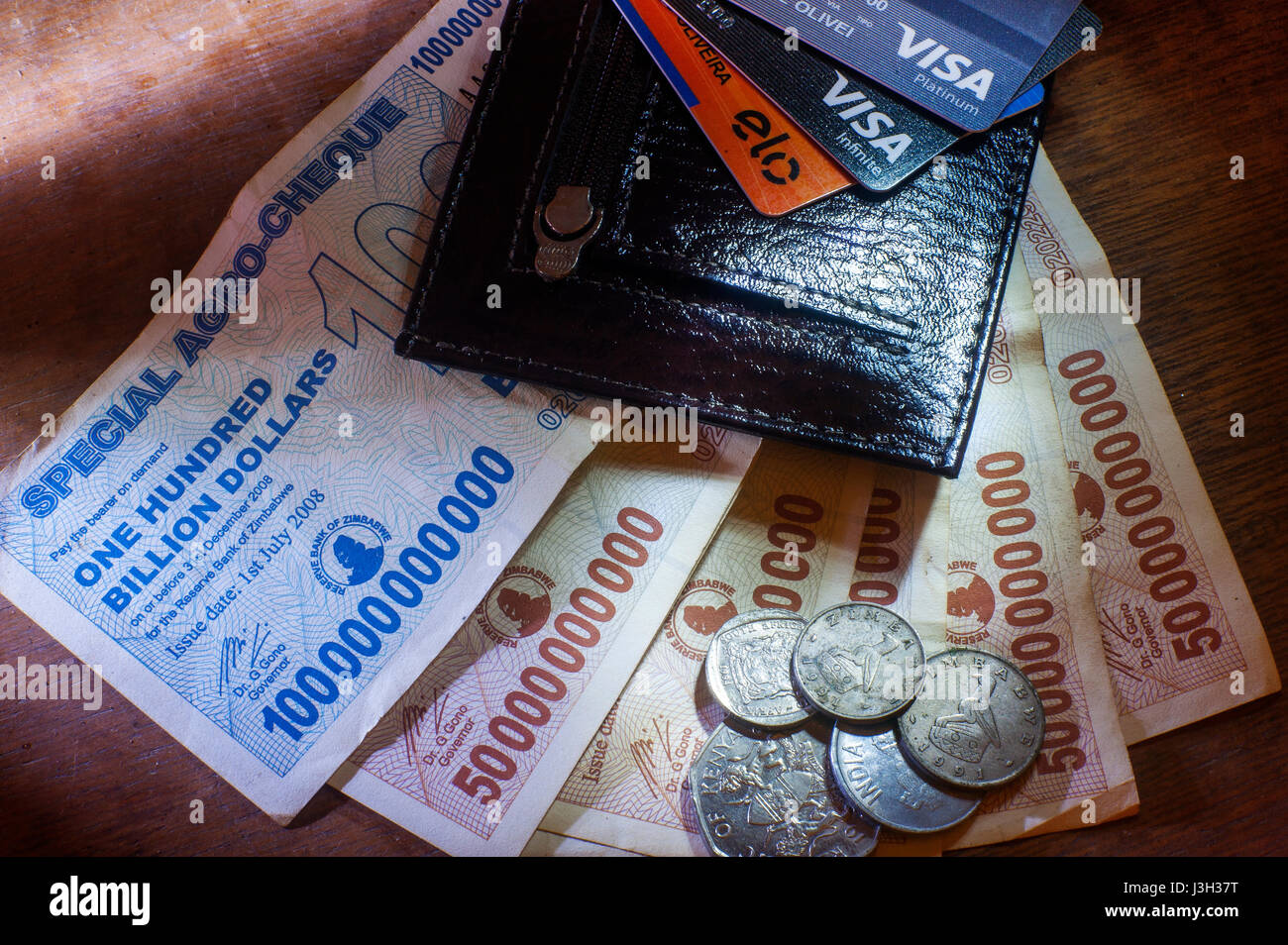 Billion dollar note hi-res stock photography and images - Alamy