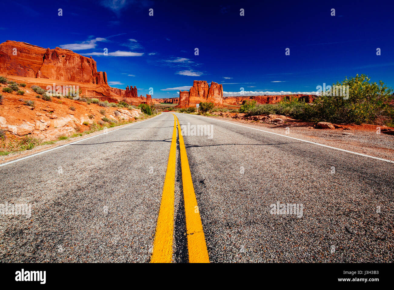 Arches National Park is a US National Park in eastern Utah, known for ...