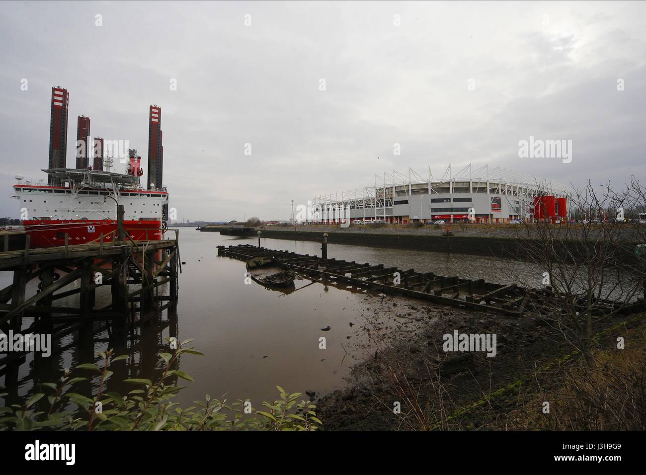 The mpi adventure turbine installation vessel hi-res stock photography ...