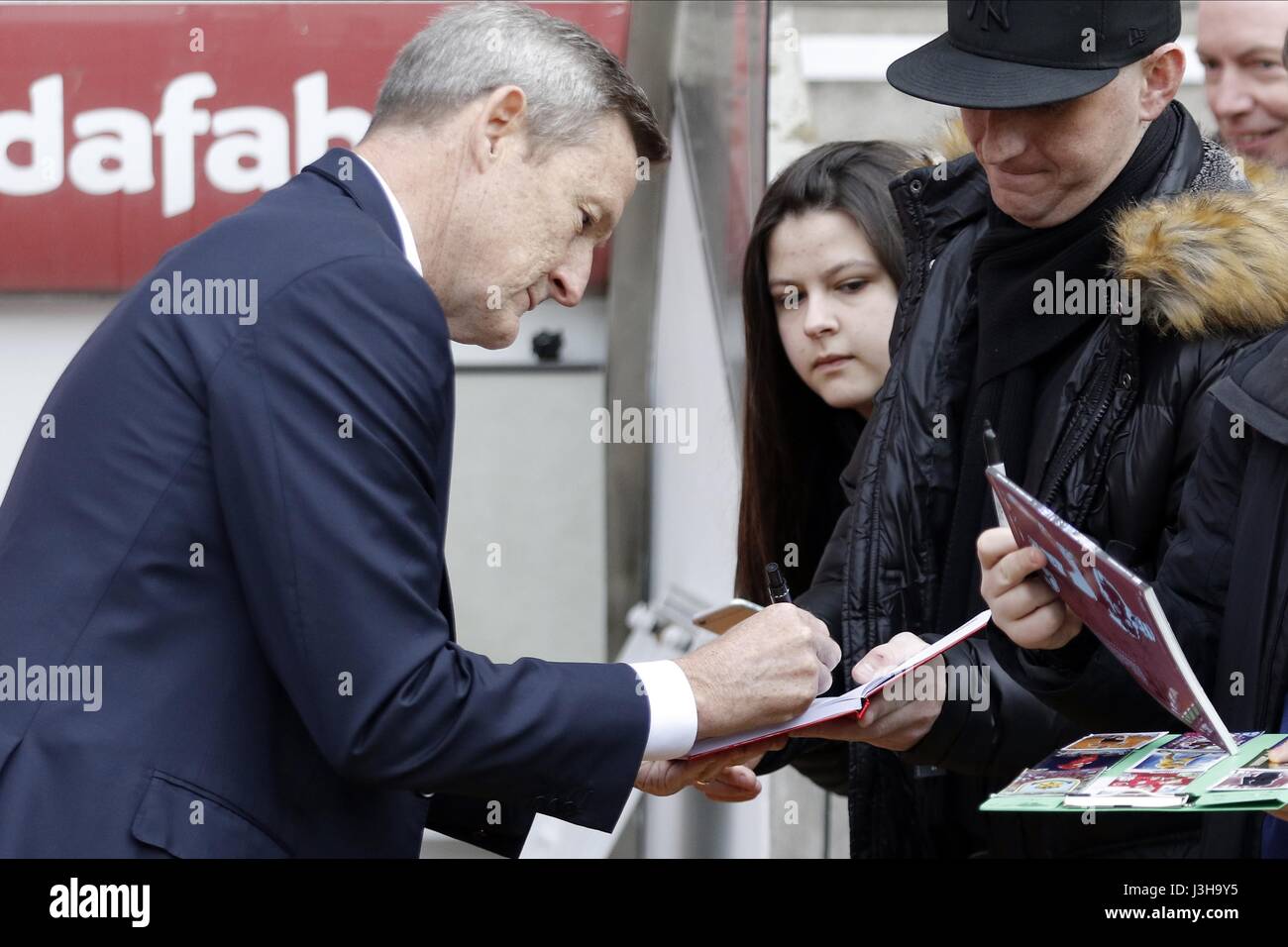 ELLIS SHORT SUNDERLAND FOOTBALL CLUB OWNER SUNDERLAND FOOTBALL CLUB ...