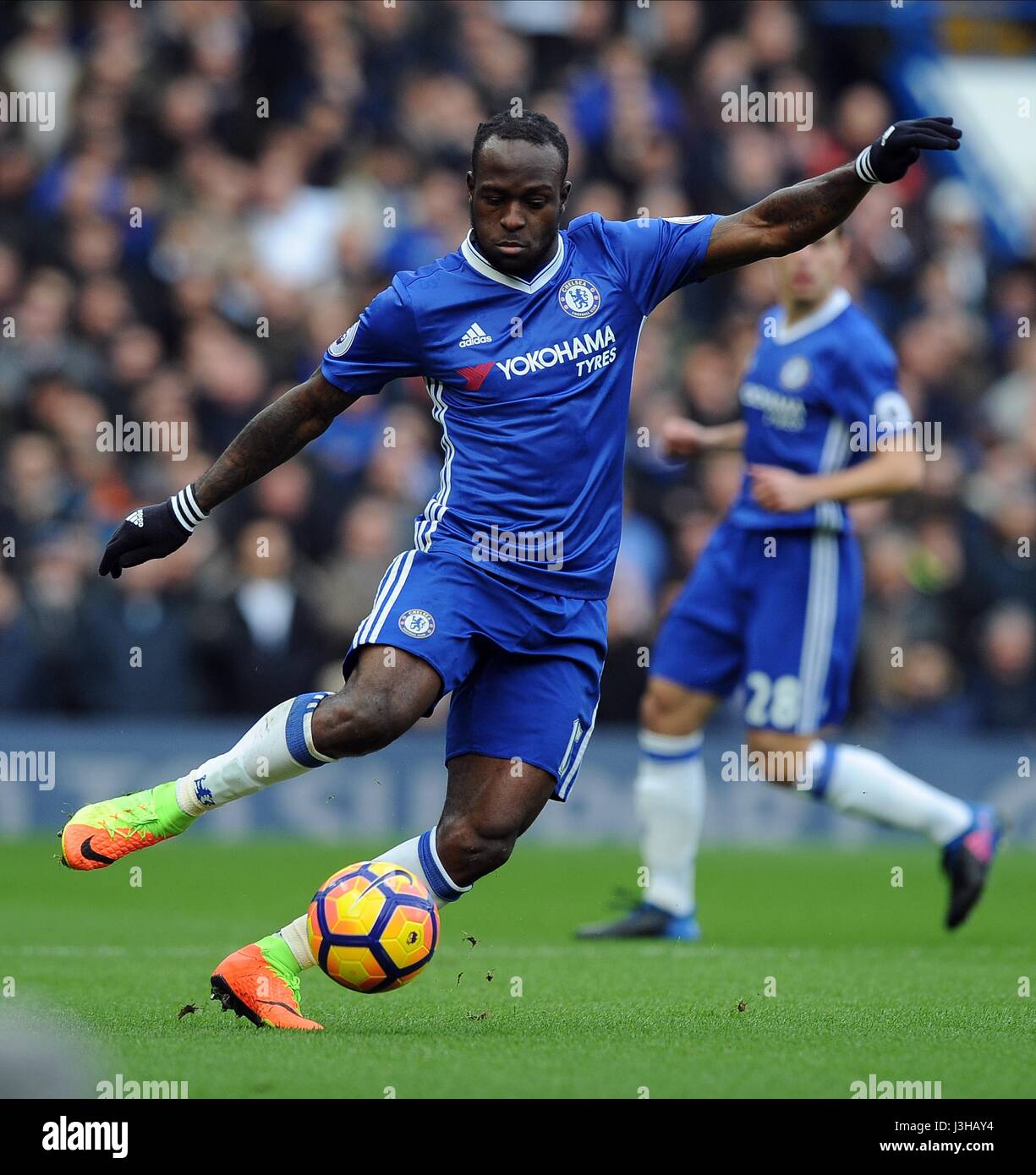 VICTOR MOSES OF CHELSEA CHELSEA V ARSENAL STAMFORD BRIDGE STADIUM ...