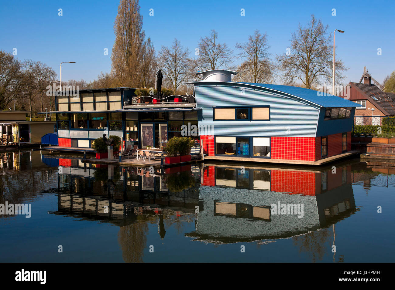 NLD, the Netherlands, Utrecht, flood protected amphibian home at the ...