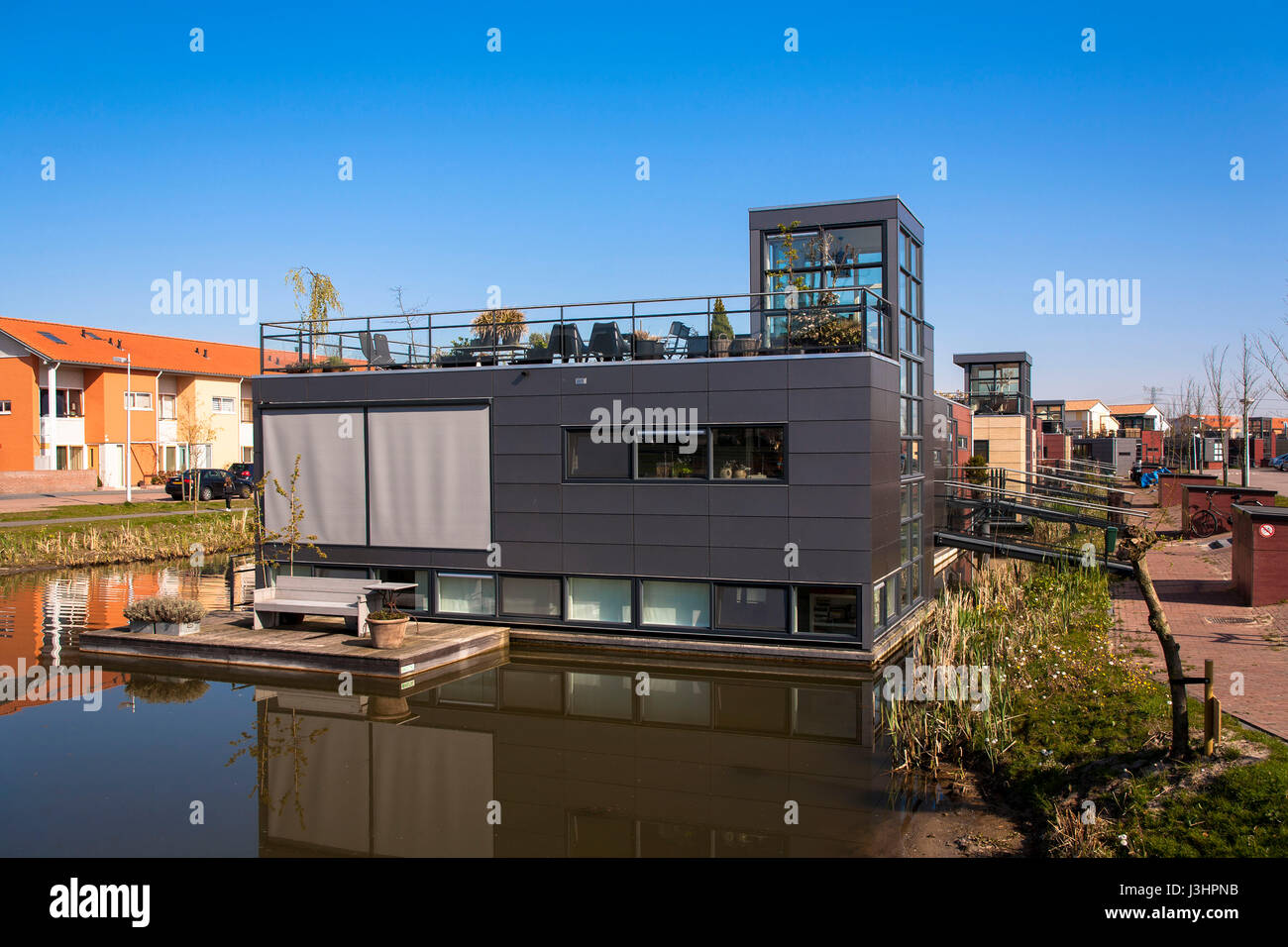 NLD, the Netherlands, Utrecht, flood protected amphibian home in the ...