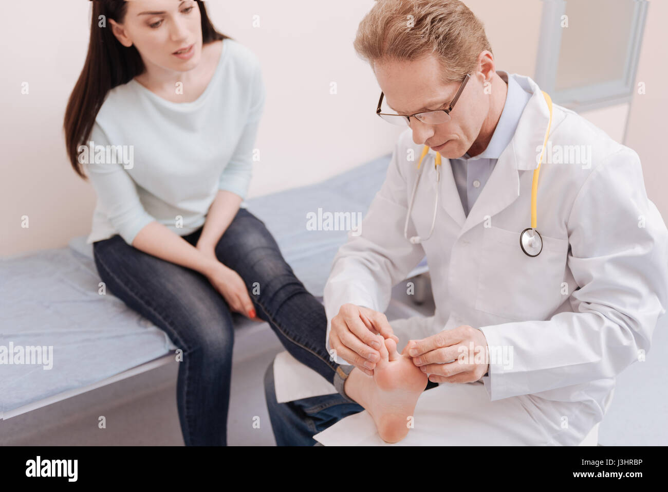 Qualified doctor hi-res stock photography and images - Alamy