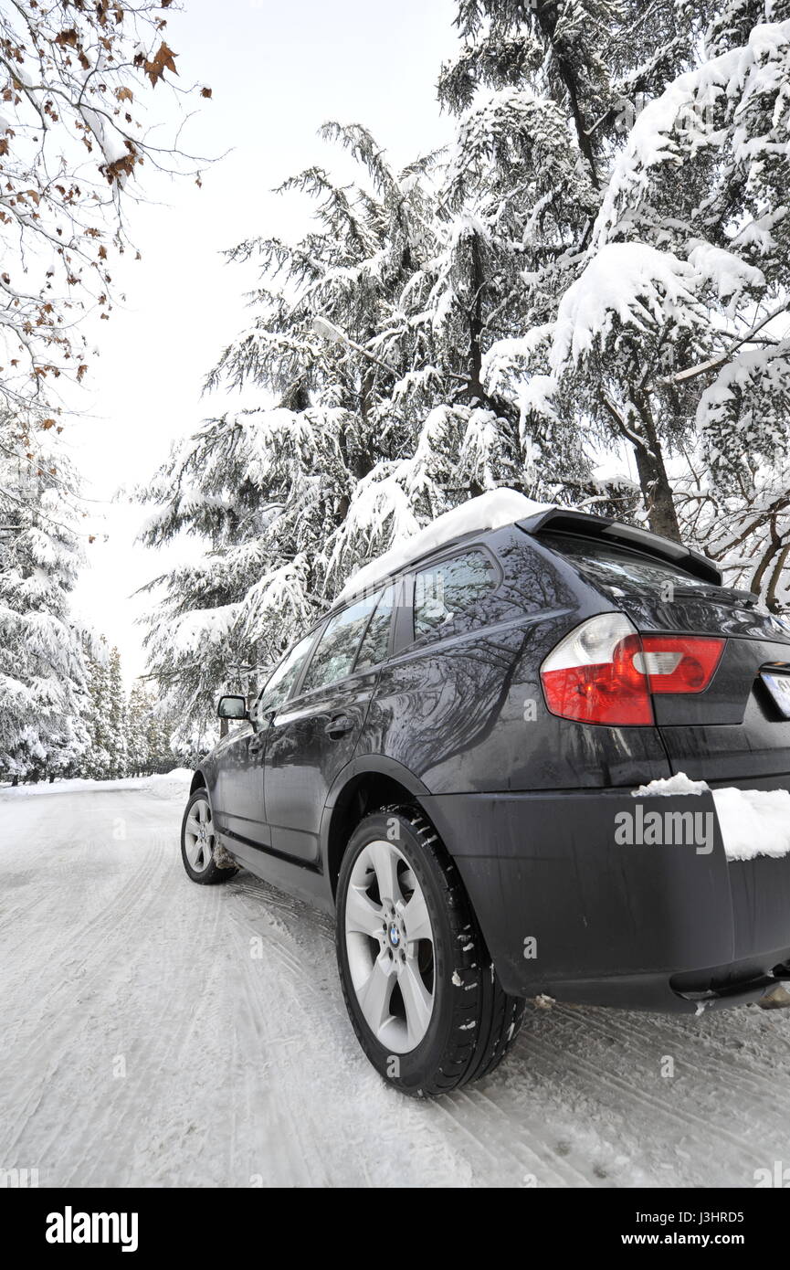 Roadside chains hi-res stock photography and images - Alamy