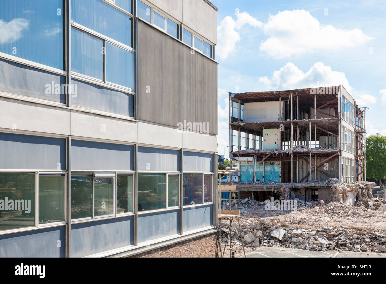 Demolition of the CLASP building at Nottinghamshire County Council ...