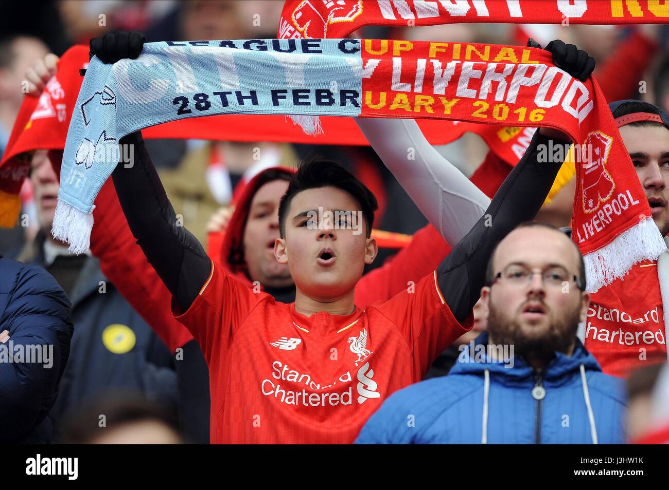 LIVERPOOL FANS LIVERPOOL V MANCHESTER CITY WEMBLEY STADIUM LONDON ...