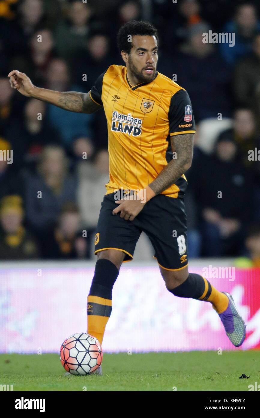 TOM HUDDLESTONE HULL CITY FC HULL CITY FC KC STADIUM HULL ENGLAND 08 ...