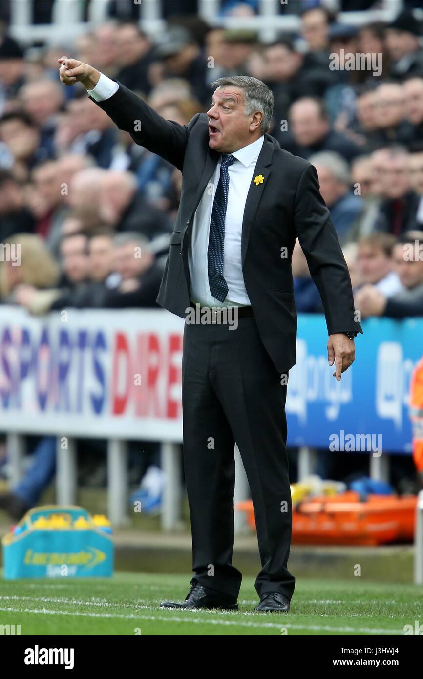 Full length sam allardyce hi-res stock photography and images - Alamy