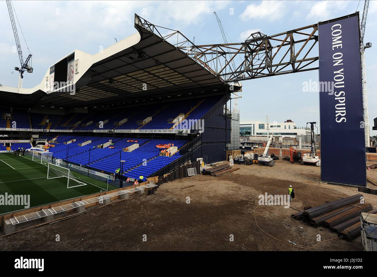 White hart lane football stadium hi-res stock photography and images ...