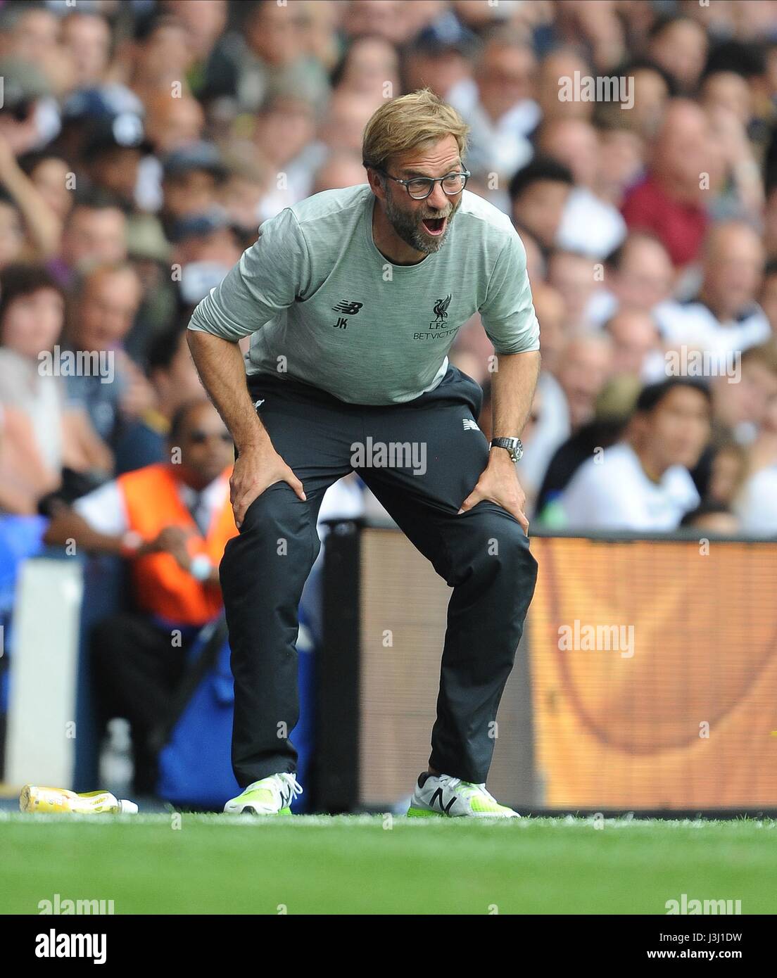 Jurgen klopp liverpool unhappy hi-res stock photography and images - Alamy
