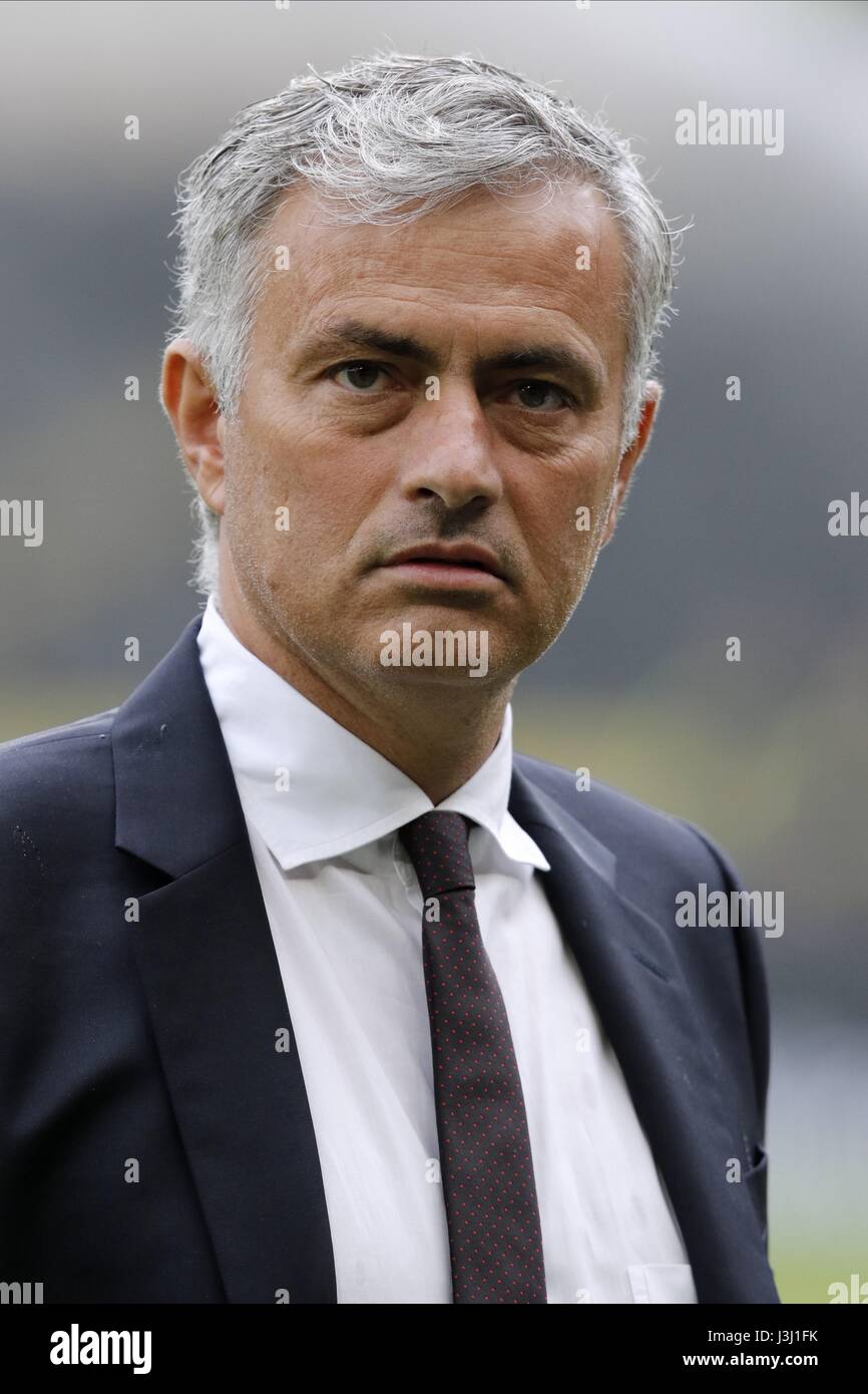 JOSE MOURINHO MANCHESTER UNITED MANAGER KCOM STADIUM HULL ENGLAND 27 ...