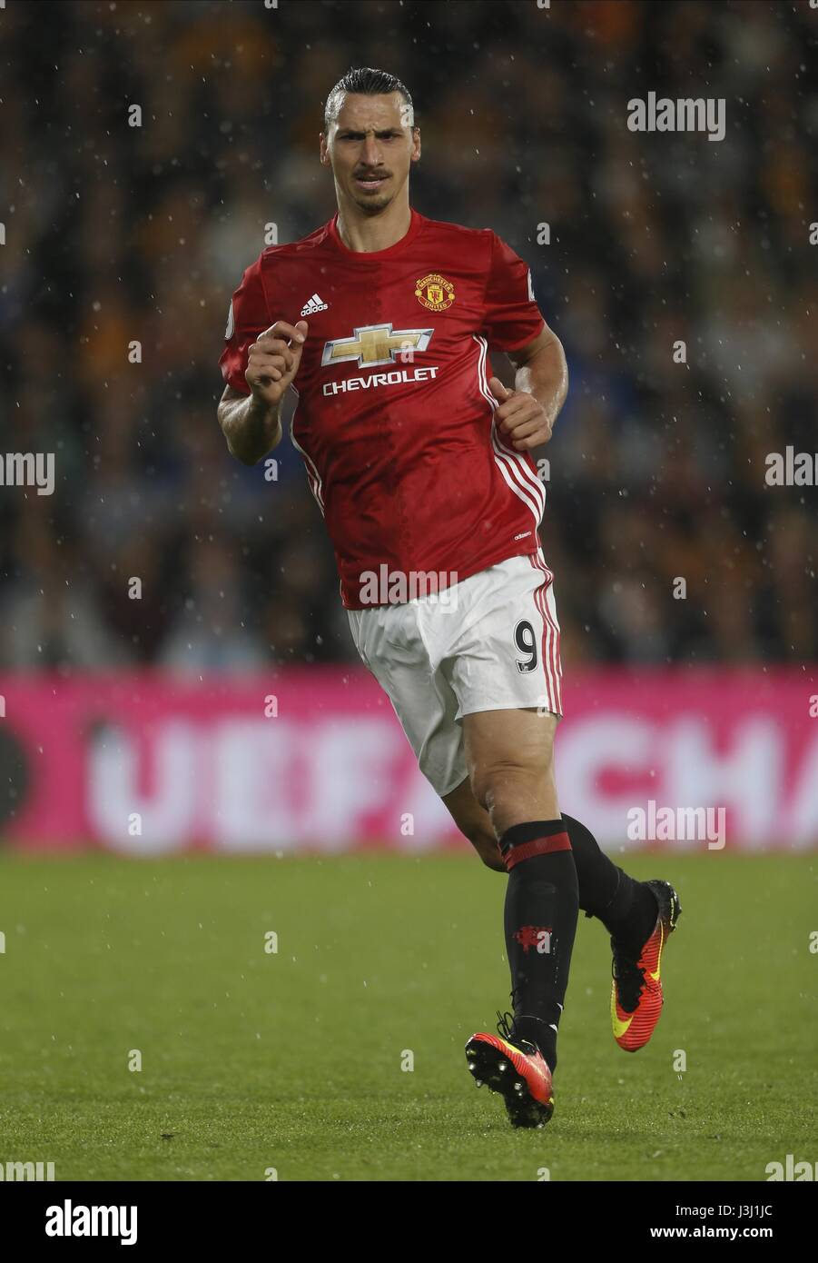 Ibrahimovic manchester united 2016 hi-res stock photography and images ...