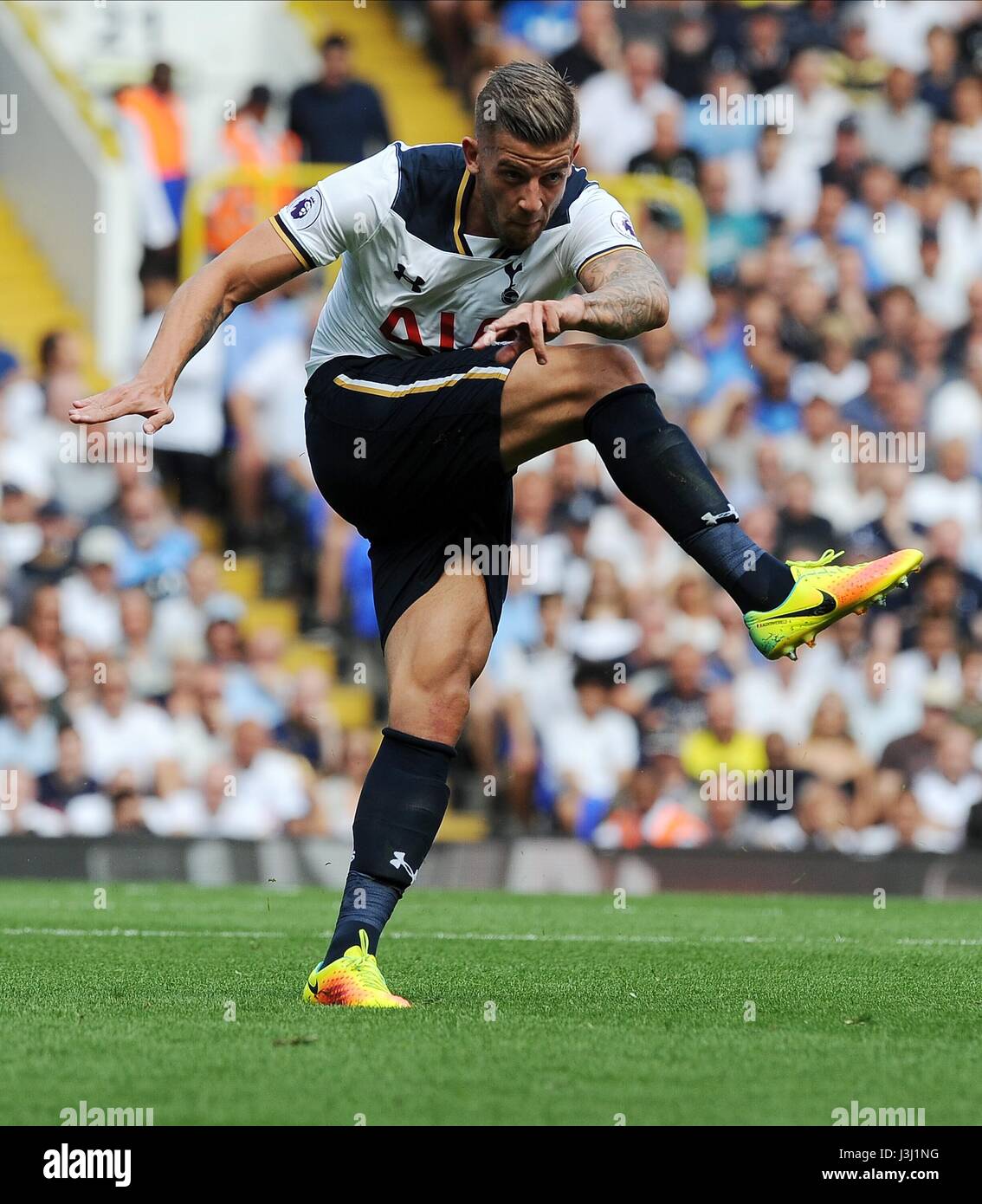 TOBY ALDERWEIRELD OF TOTTENHAM TOTTENHAM HOTSPUR V LIVERPOOL WHITE HART ...