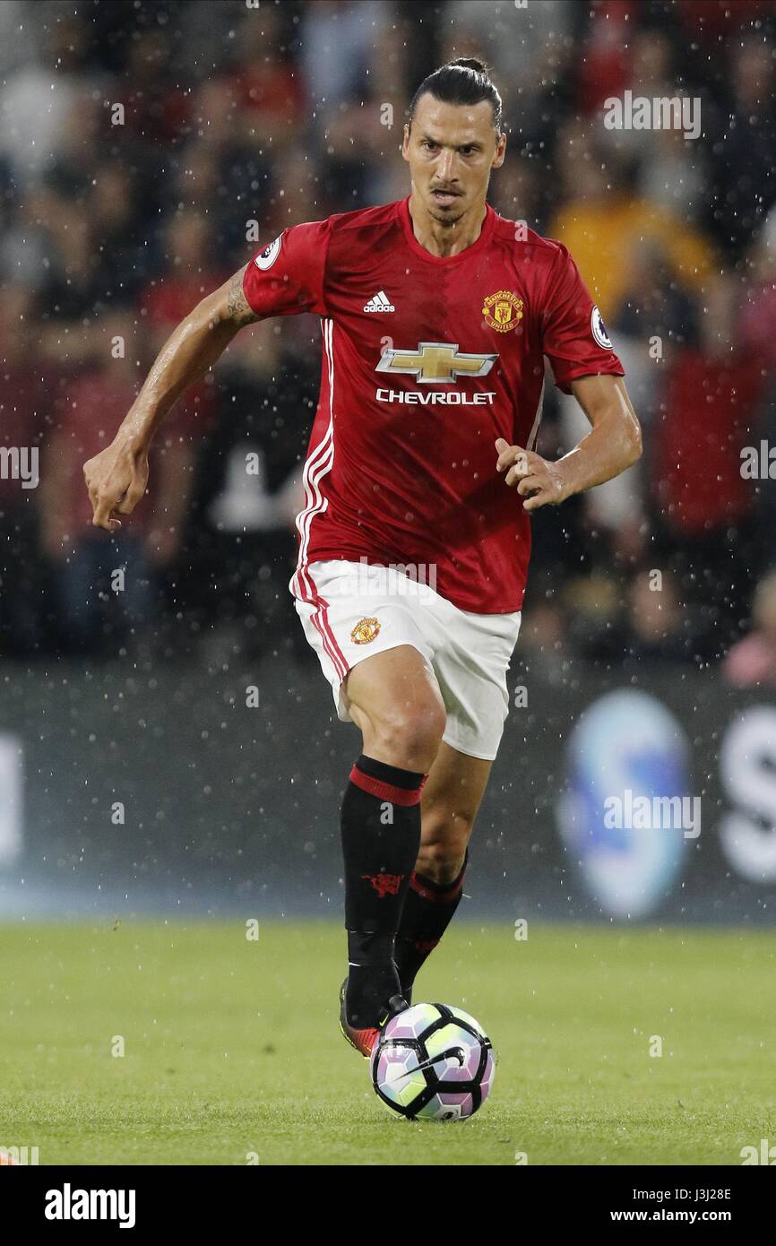 ZLATAN IBRAHIMOVIC MANCHESTER UNITED FC MANCHESTER UNITED FC KCOM ...