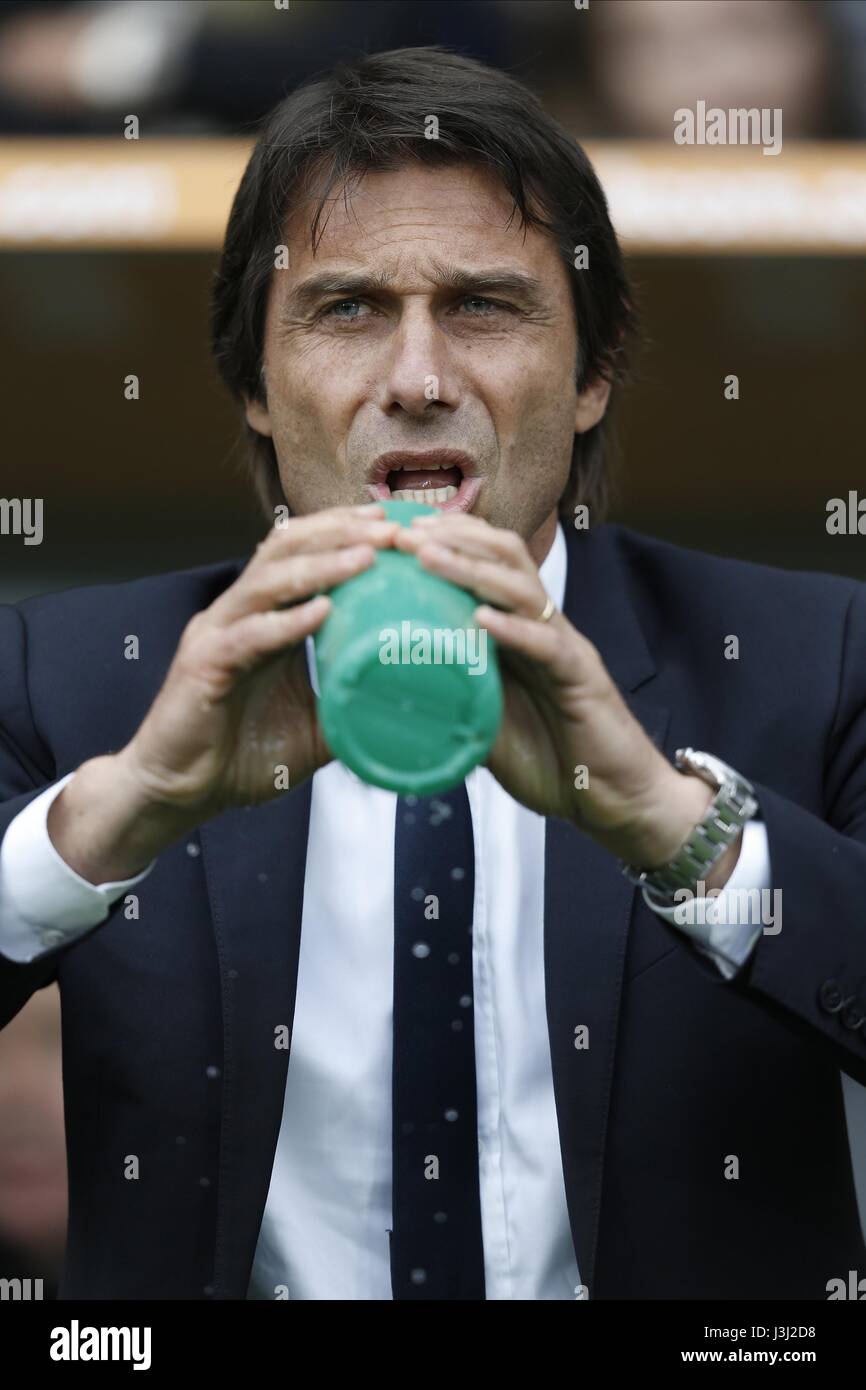 ANTONIO CONTE CHELSEA FC MANAGER CHELSEA FC MANAGER KCOM STADIUM HULL ...