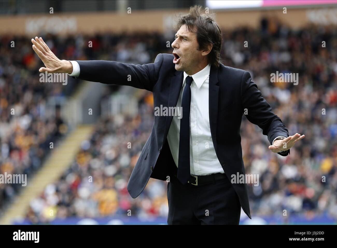 ANTONIO CONTE CHELSEA FC MANAGER CHELSEA FC MANAGER KCOM STADIUM HULL ...
