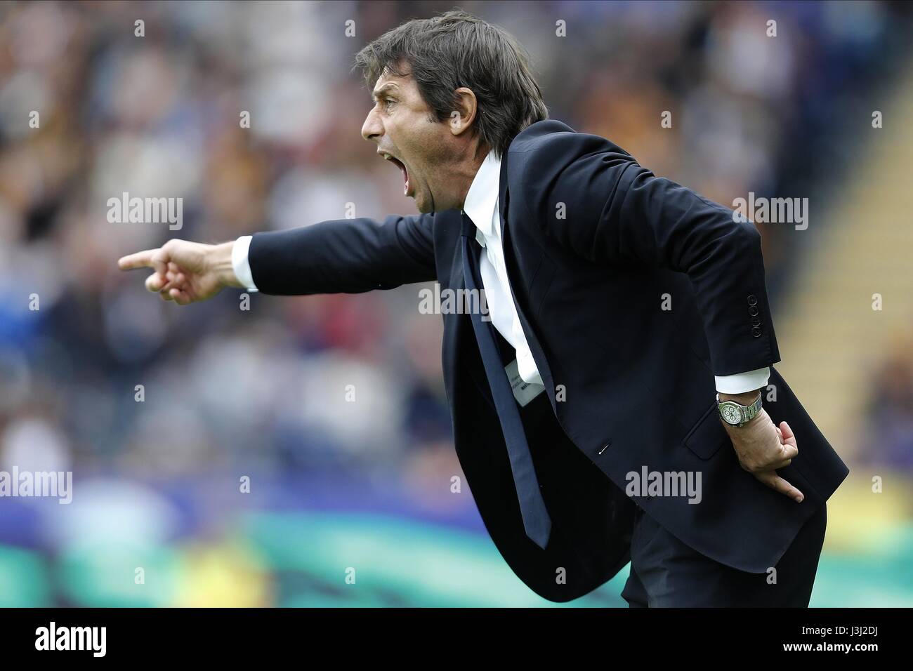 ANTONIO CONTE CHELSEA FC MANAGER CHELSEA FC MANAGER KCOM STADIUM HULL ...