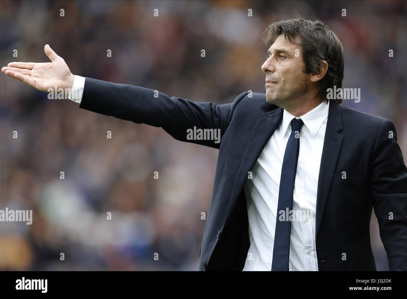 ANTONIO CONTE CHELSEA FC MANAGER CHELSEA FC MANAGER KCOM STADIUM HULL ...