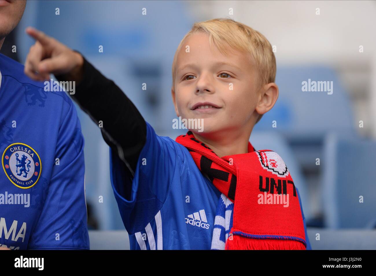 A YOUNG CHELSEA FAN CHELSEA V MANCHESTER UNITED STAMFORD BRIDGE STADIUM ...