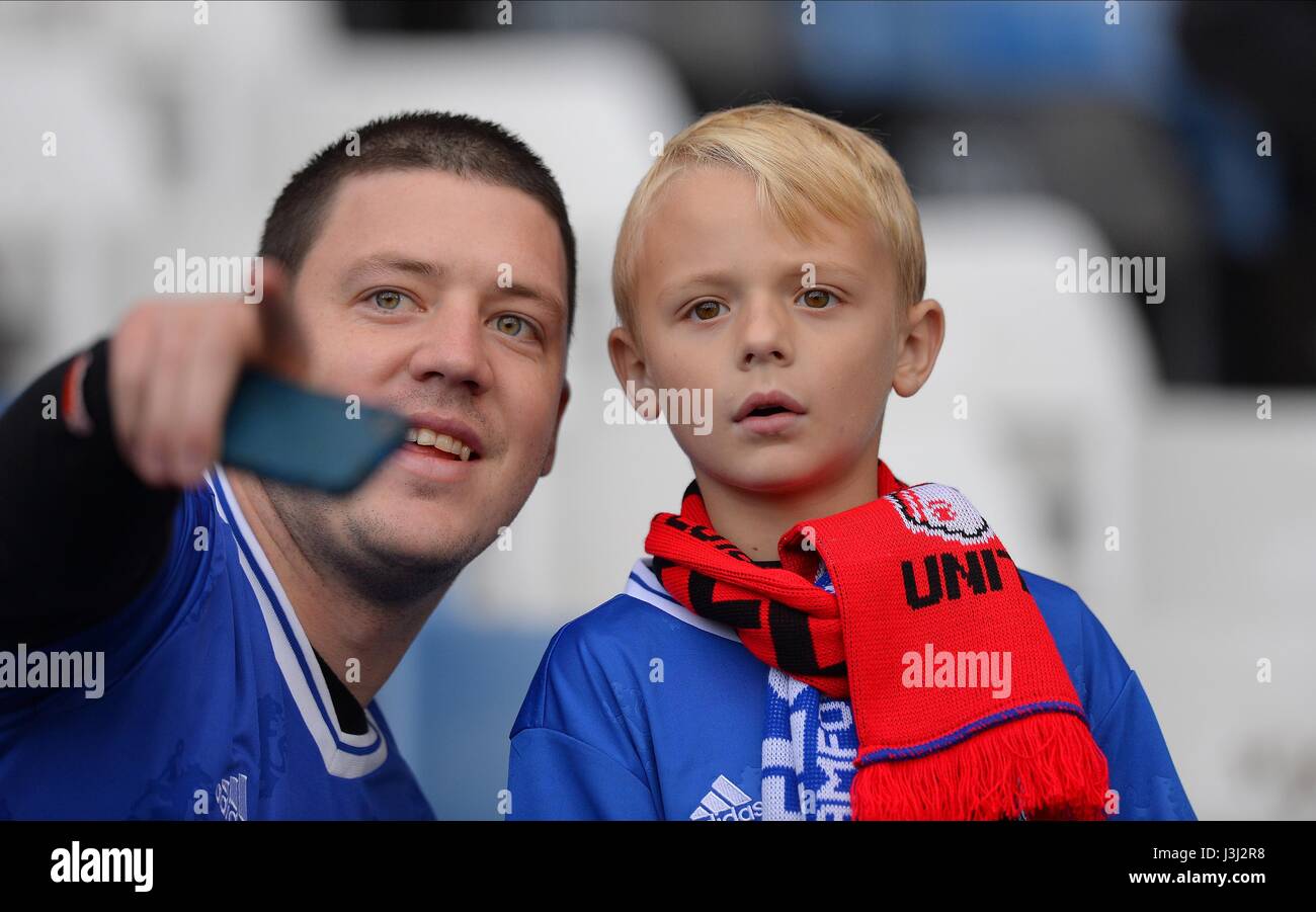 A YOUNG CHELSEA FAN CHELSEA V MANCHESTER UNITED STAMFORD BRIDGE STADIUM ...
