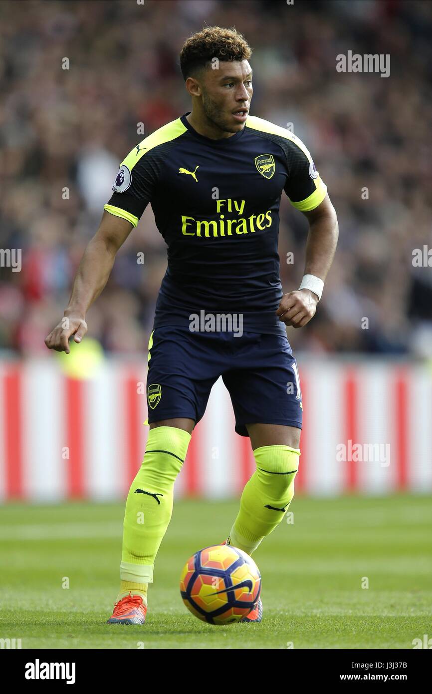 ALEX OXLADE-CHAMBERLAIN ARSENAL FC ARSENAL FC STADIUM OF LIGHT ...
