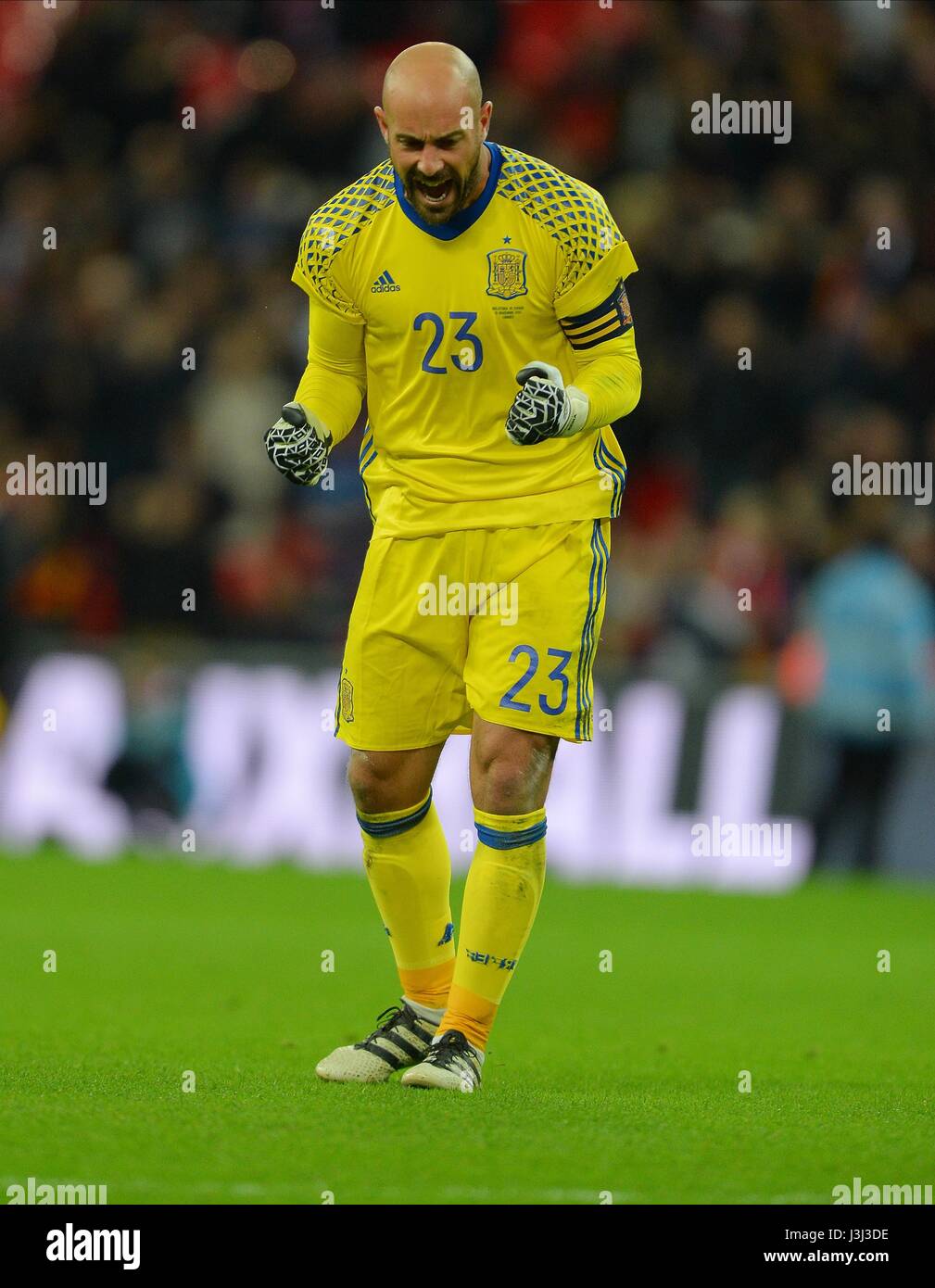 SPAIN GOALKEEPER JOSE REINA CE ENGLAND V SPAIN WEMBLEY STADIUM LONDON ...