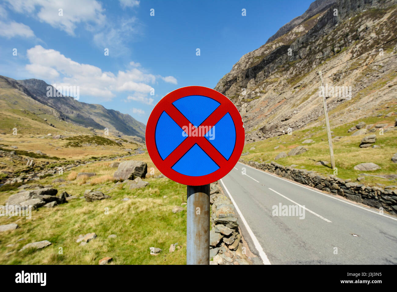 Clearway sign hi-res stock photography and images - Alamy