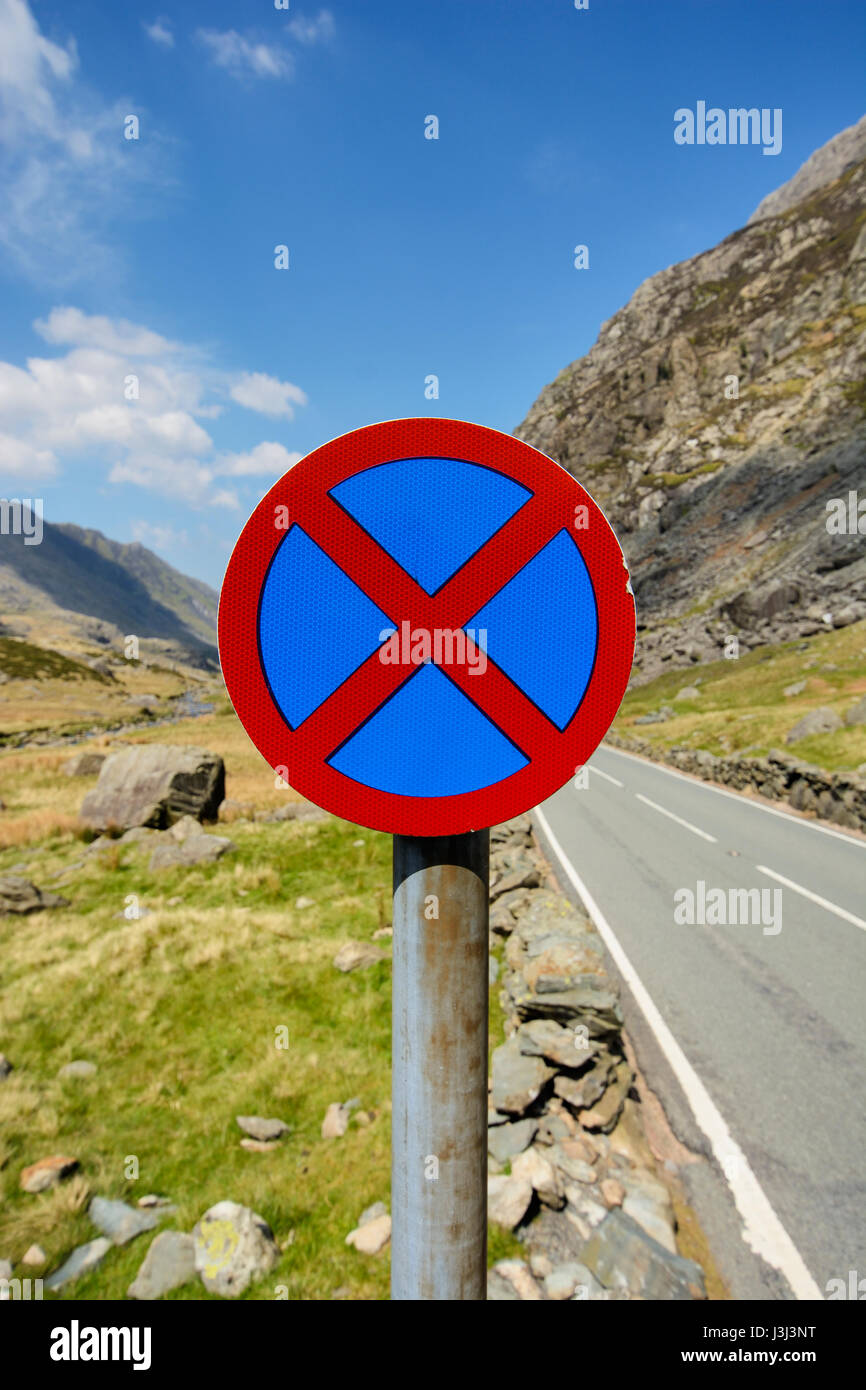 No stopping sign clearway sign hi-res stock photography and images - Alamy