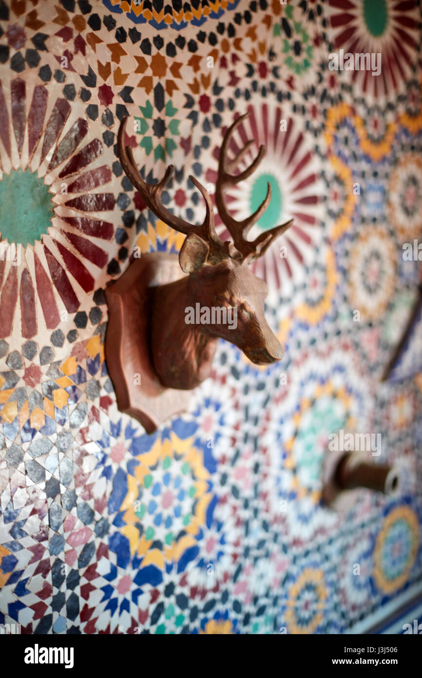 Deer head mosaic hi-res stock photography and images - Alamy