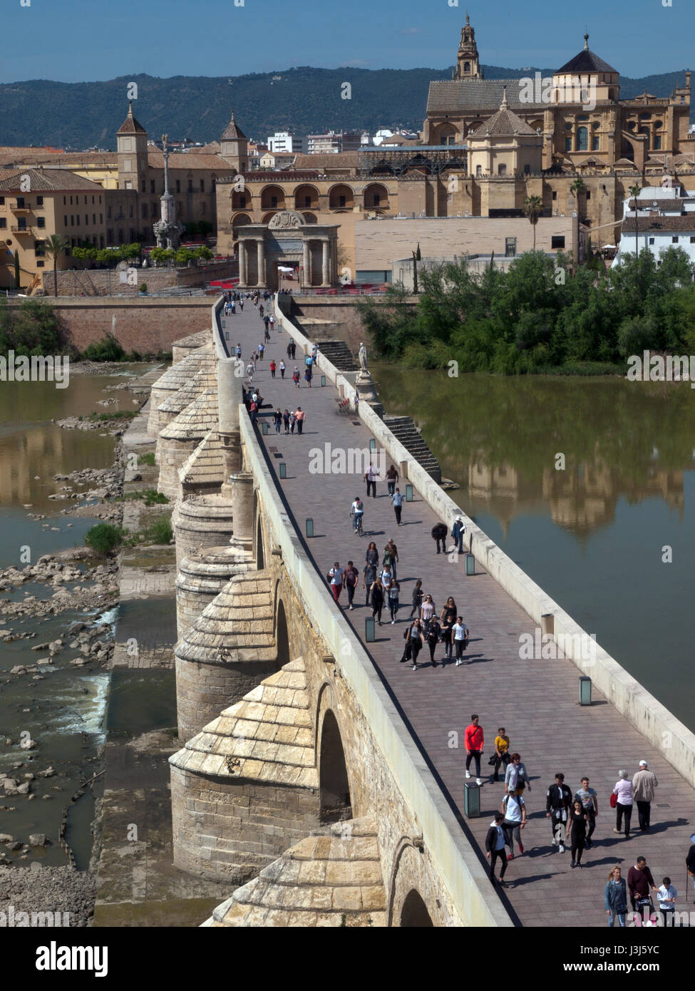 The Roman Bridge of Cordoba, Spain Stock Photo - Alamy