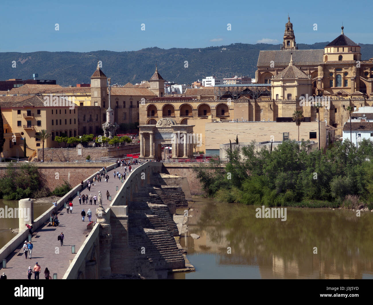 The Roman Bridge of Cordoba, Spain Stock Photo - Alamy