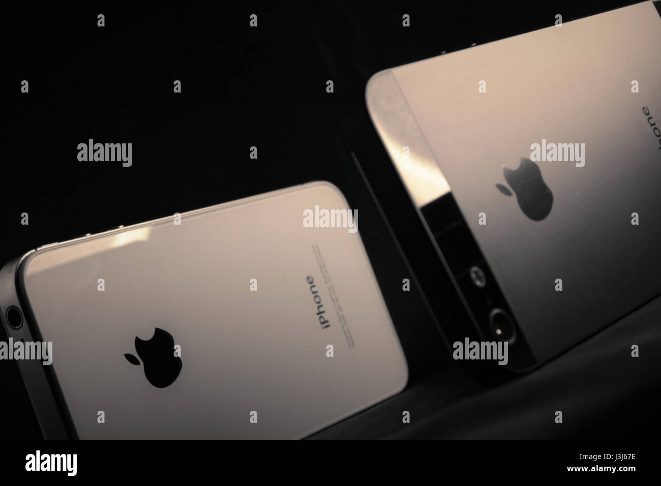Samsung lithium ion battery hi-res stock photography and images - Alamy