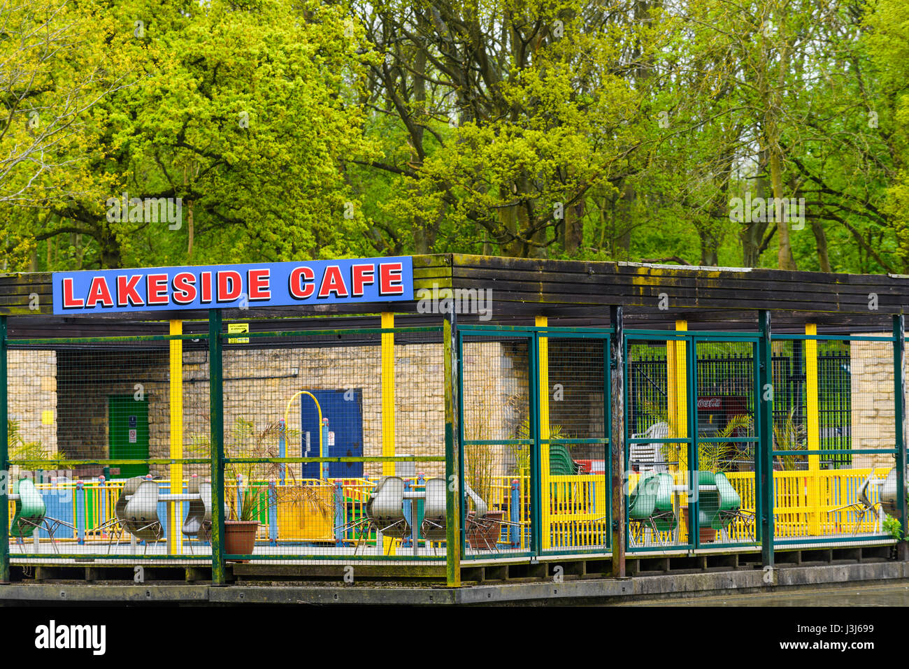 Cafe at lakeside hi-res stock photography and images - Alamy