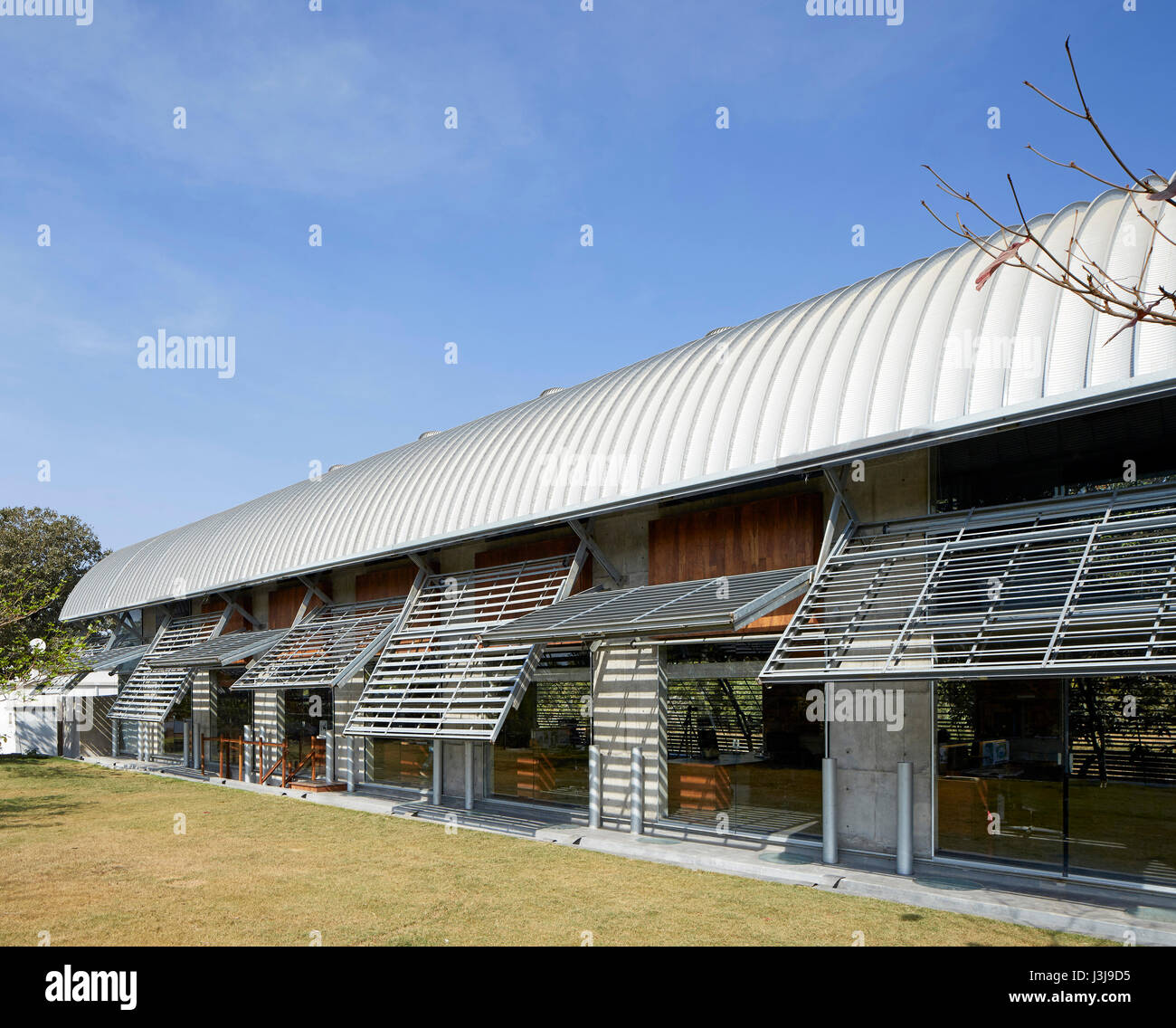 Garden side exterior view. The Pool Studio of Matharoo Associates ...