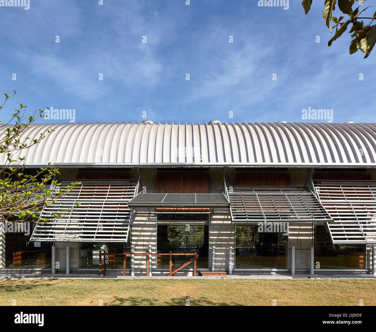 Garden side exterior view. The Pool Studio of Matharoo Associates ...