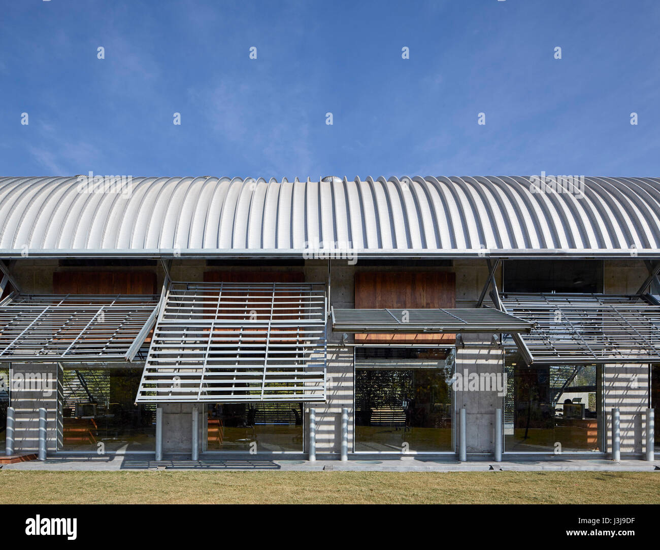 Detail showing louvres. The Pool Studio of Matharoo Associates ...