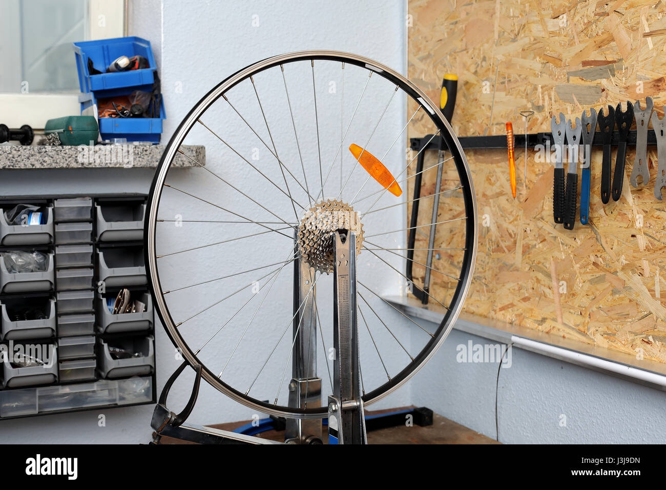 bicycle workshop, bike repair Stock Photo - Alamy