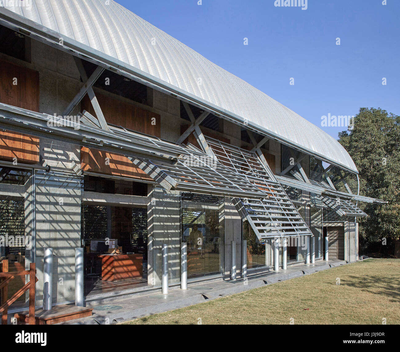 Garden side exterior view detail showing louvres. The Pool Studio of ...