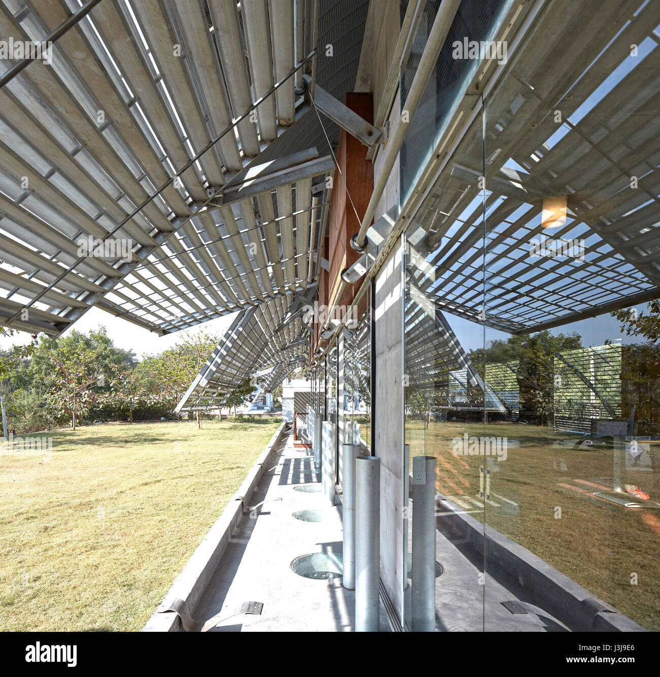 Garden side exterior under louvres. The Pool Studio of Matharoo ...