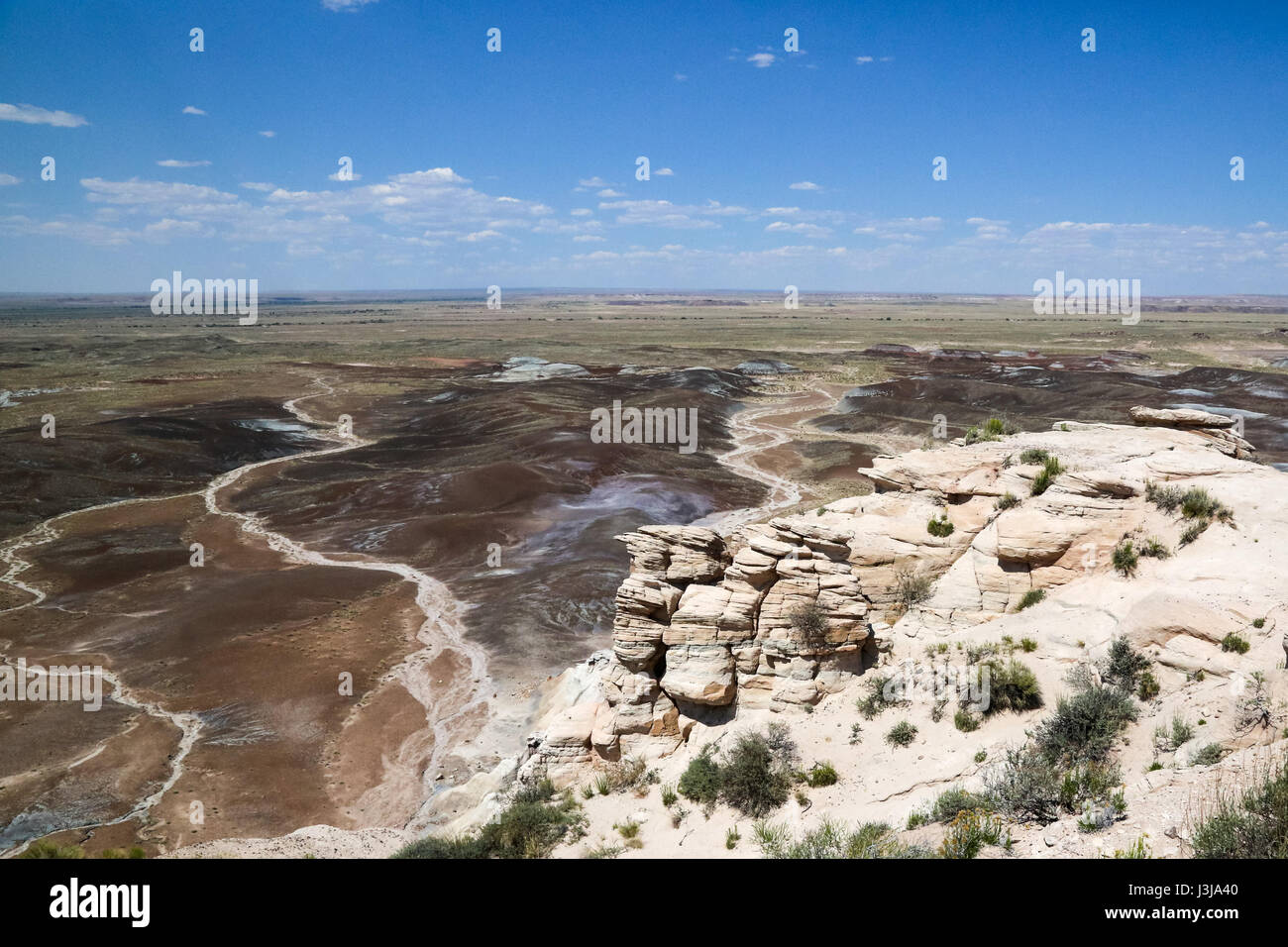 Dry river bed hi-res stock photography and images - Alamy