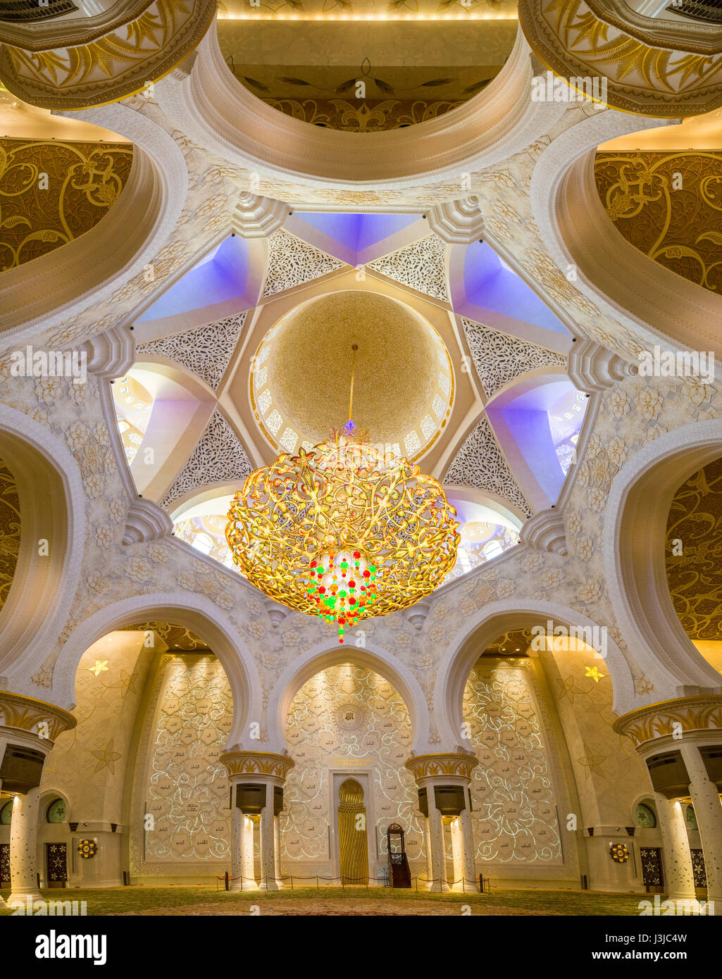 United Arab Emirates - View of ceiling inside Sheikh Zayed Mosque in ...